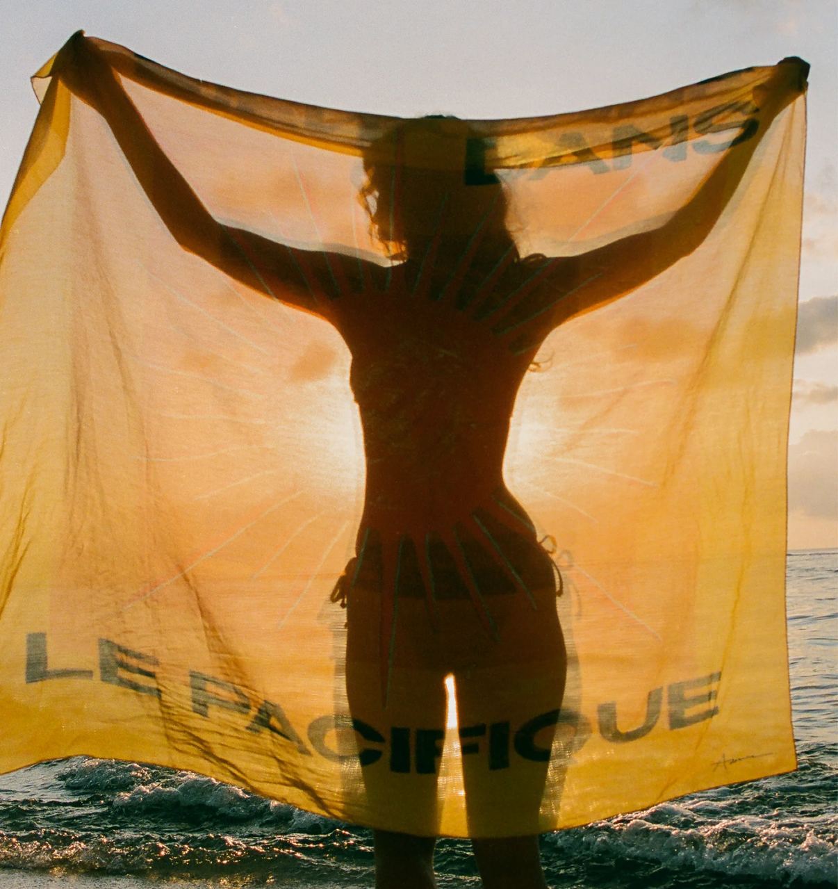 The Pacific Sun Travel Sarong – VOYAGER by THE GOODS